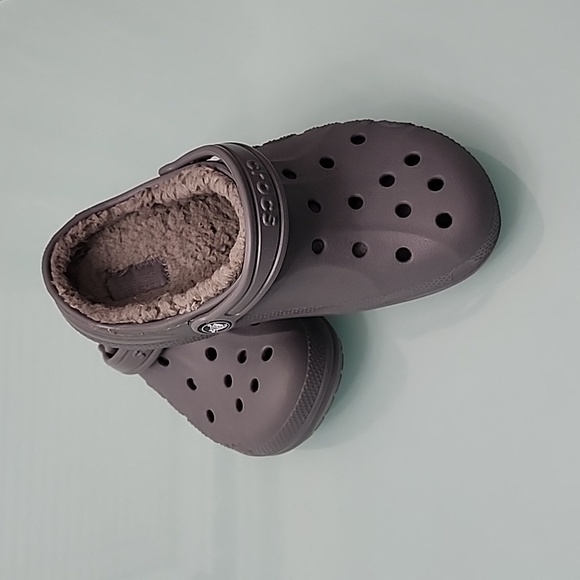 CROCS | Shoes | Crocs Baya Faux Fur Lined Clog In Charcoal Gently Worn ...